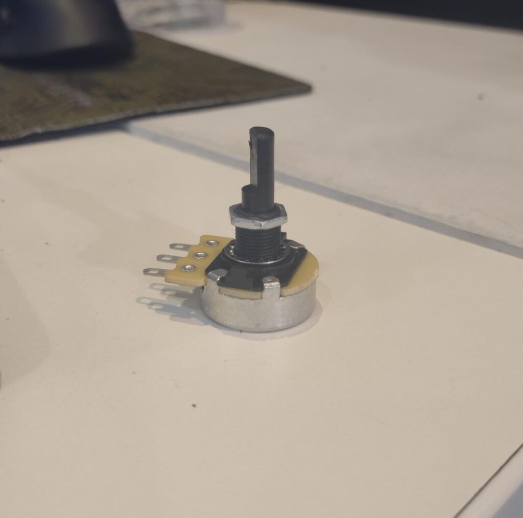 Potenciômetro NOVO Pedal Logitech - M7Help